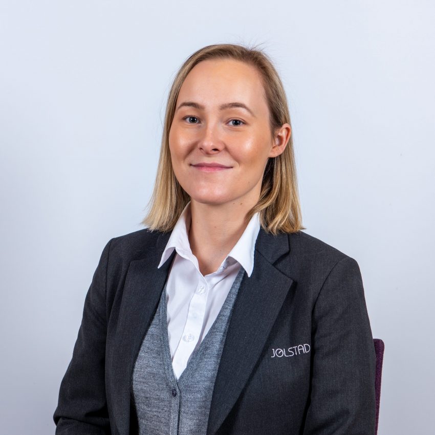 Lisa Henriksen | Jølstad begravelsesbyrå